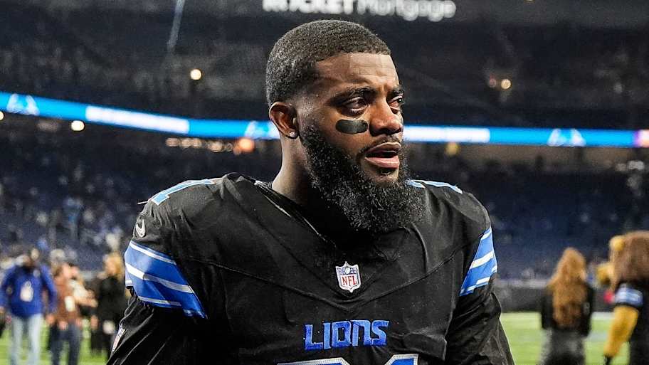 Amik Robertson Leaves Lions Game With Elbow Injury