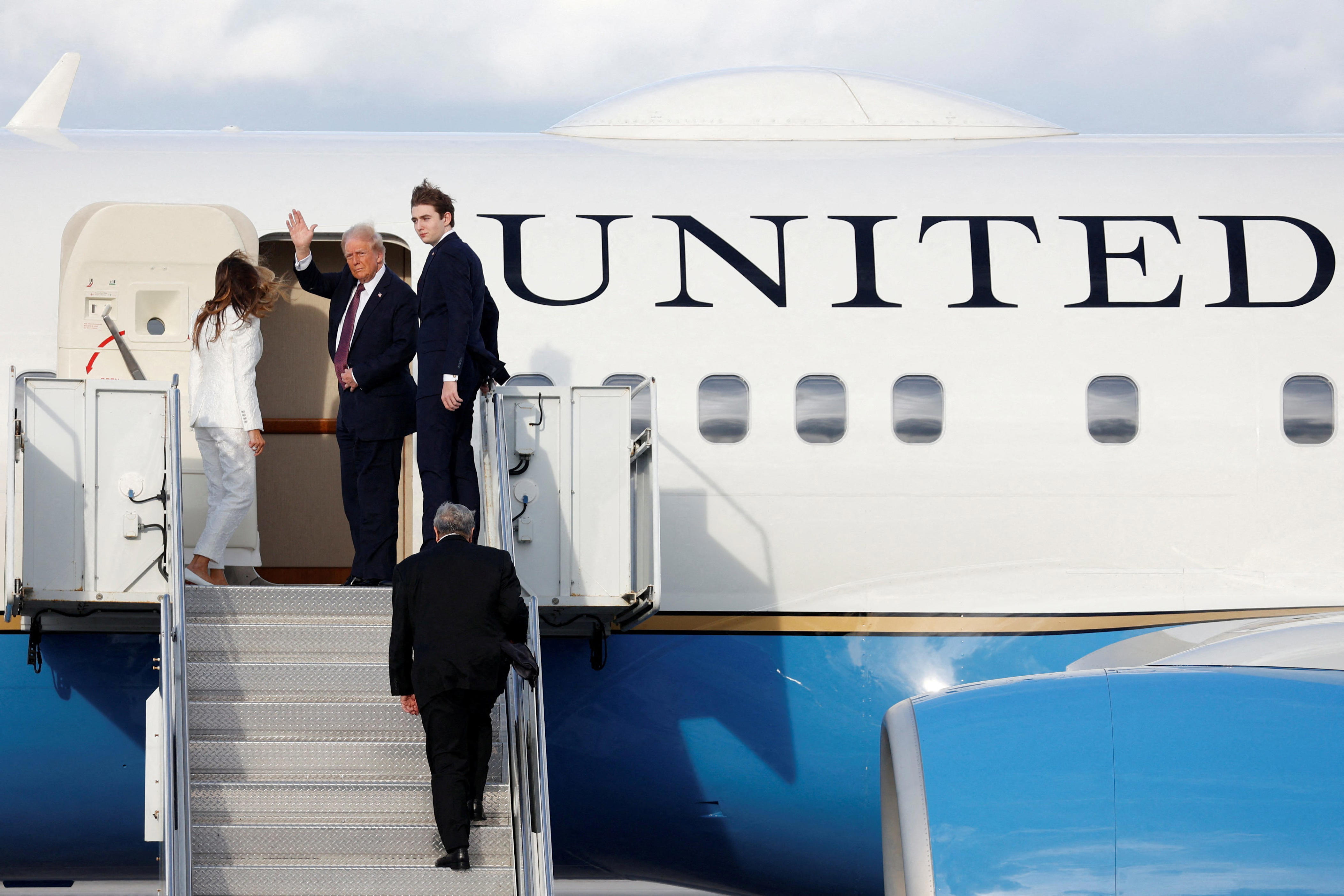 Trump departs PBIA for Washington DC and this weekend's inauguration ...