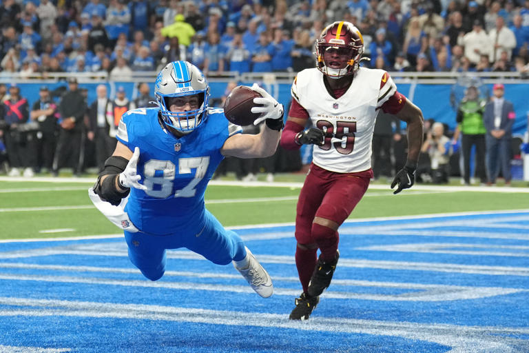 Highlight: Insane one-handed catch by Sam LaPorta puts Lions back on top