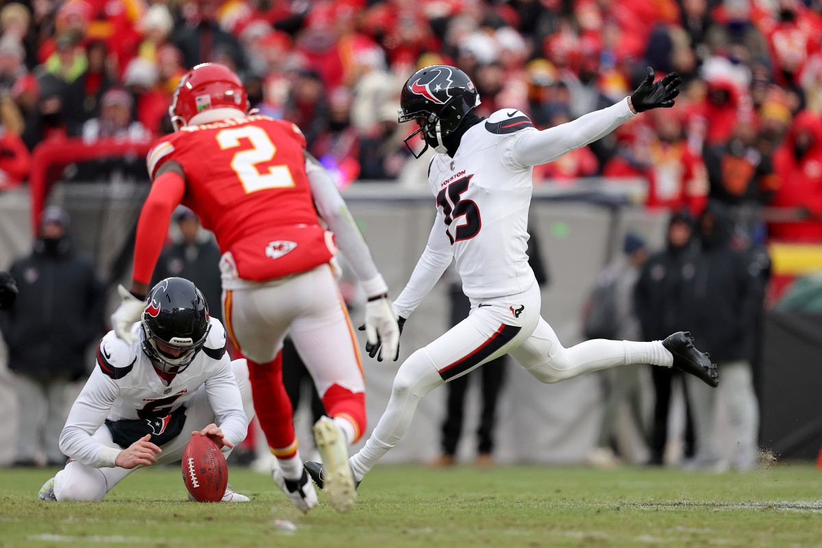 Texans Kicker Getting Ripped For Horrendous Performance vs. Chiefs