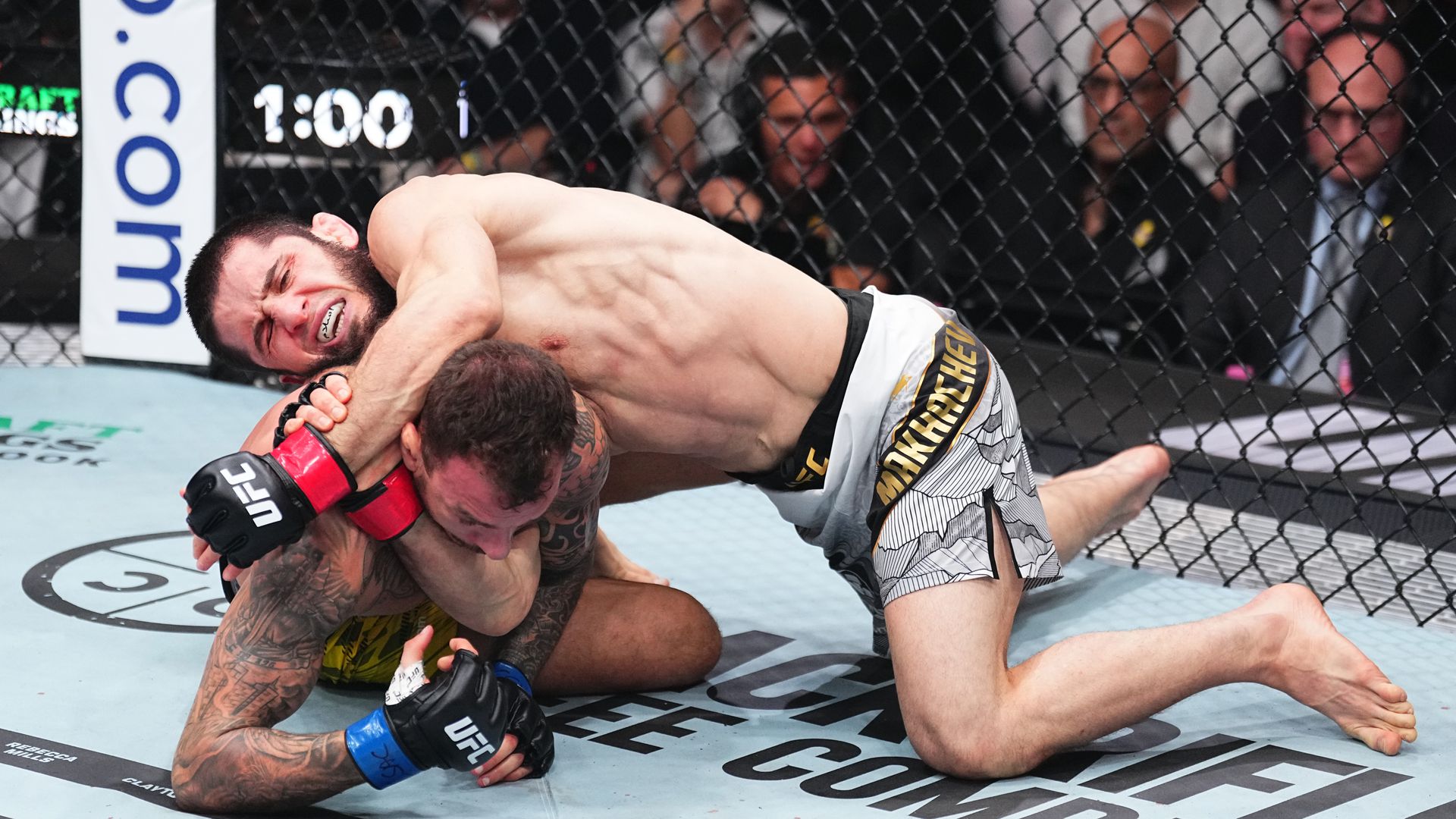 Islam Makhachev mauls Renato Moicano, finishes with first-round D’arce ...