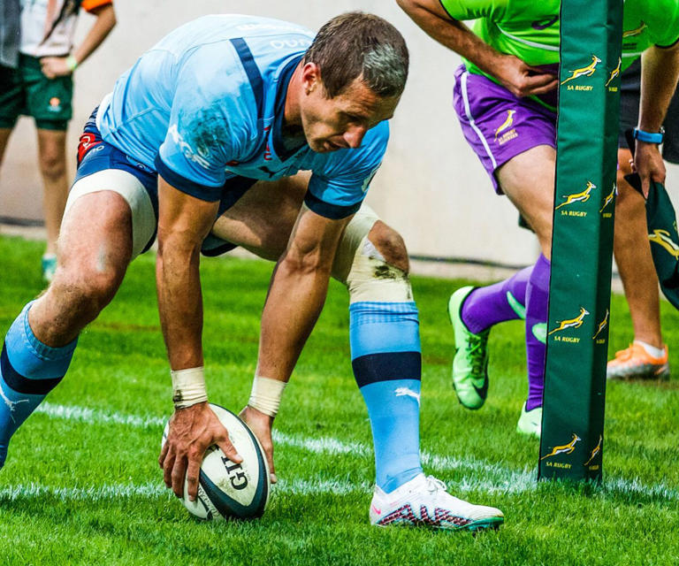 Another Springbok flyhalf suffers a worrying injury