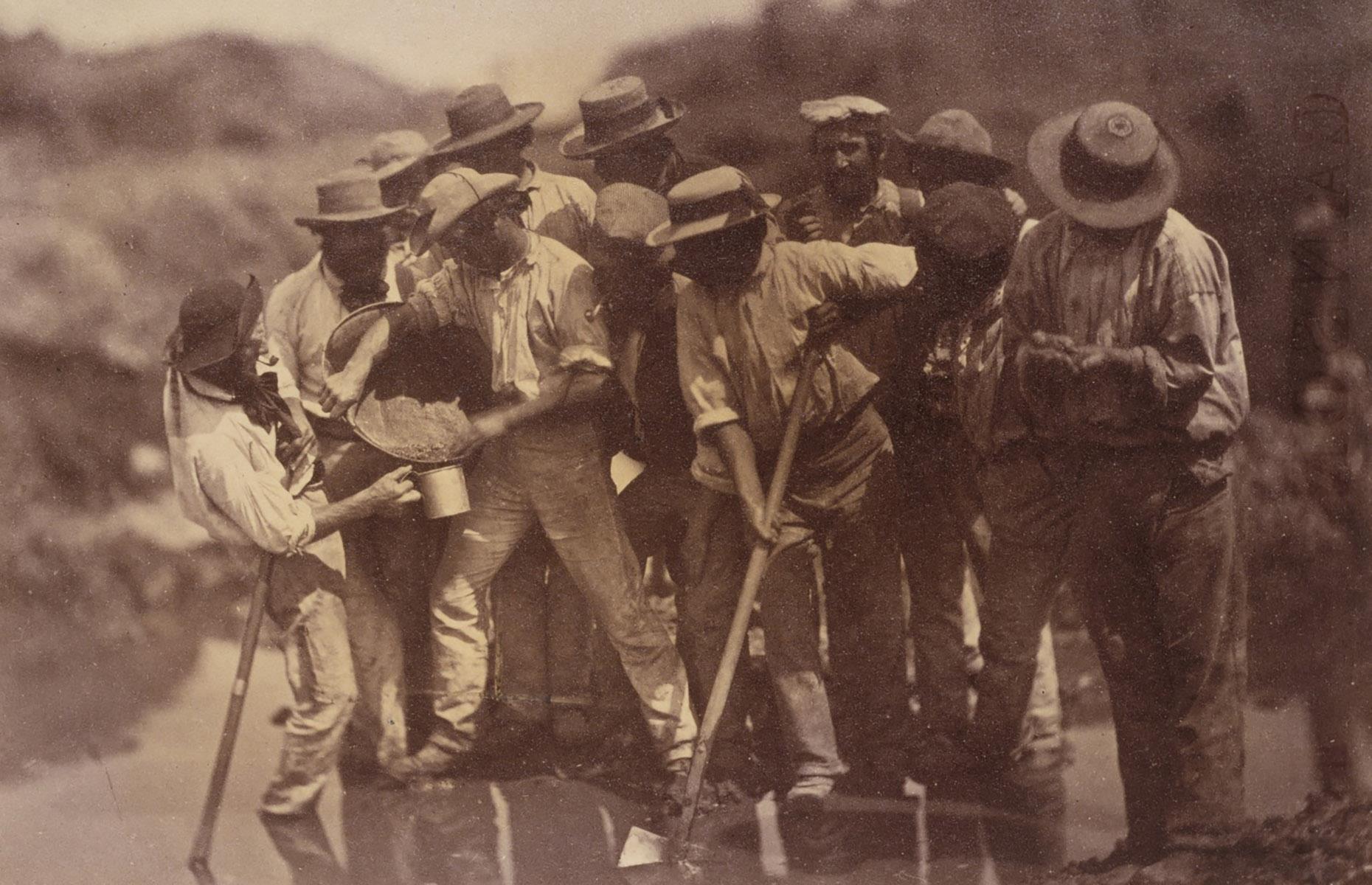 Revealed: Incredible Vintage Photos Capture The World's Greatest Gold ...