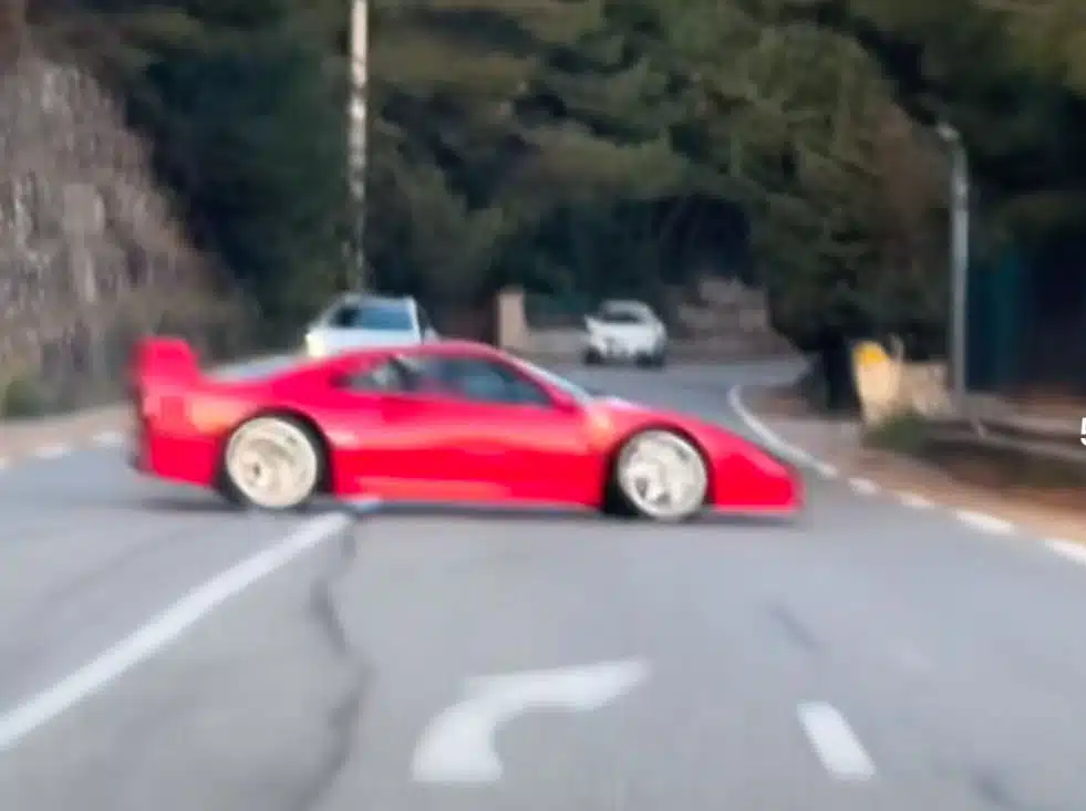 Si schianta la Ferrari F40 di Lando Norris: il VIDEO dello strano incidente