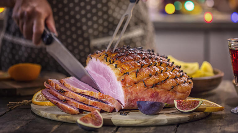 When Is The Best Time To Glaze A Ham?