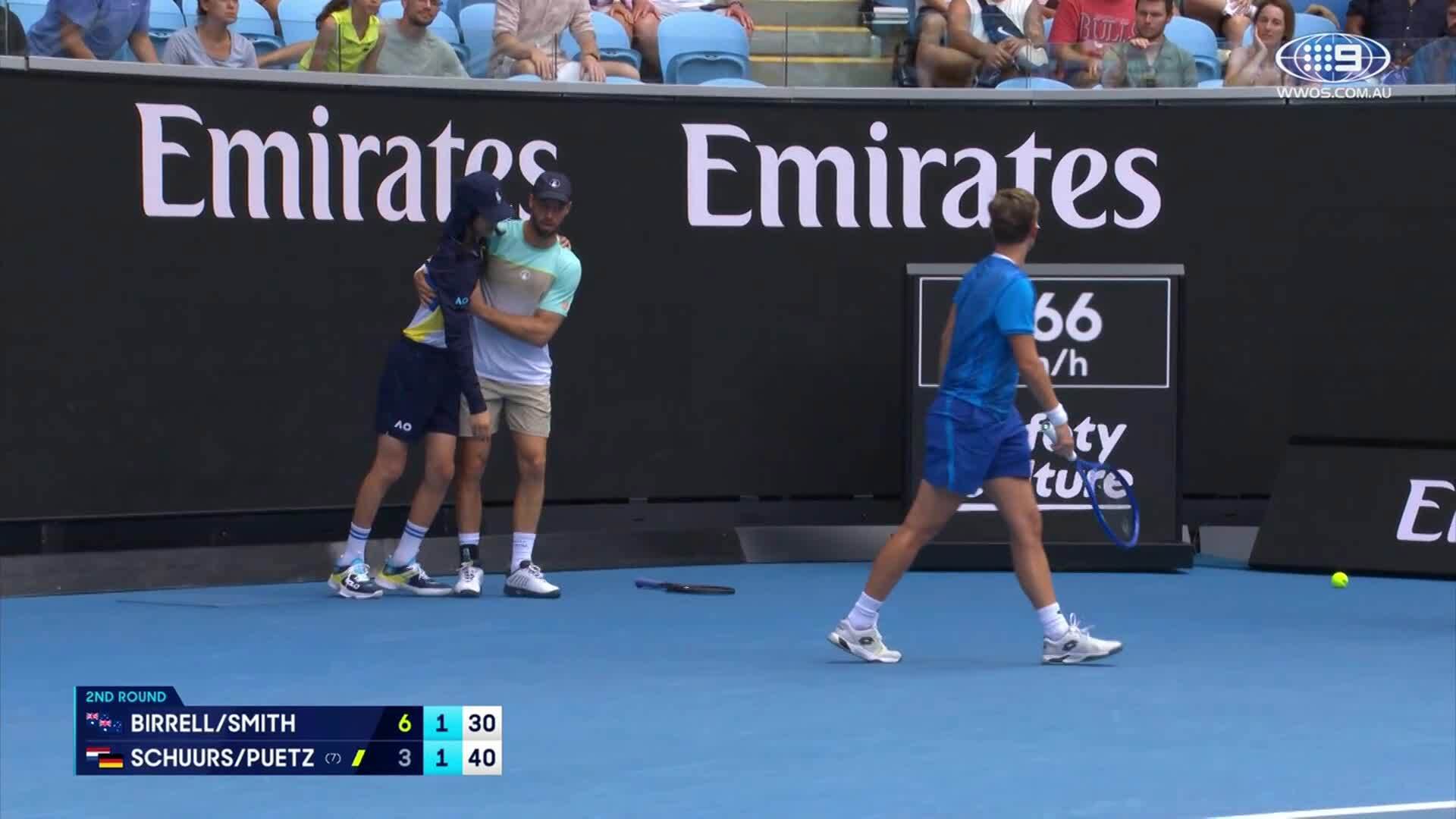 'Going to collapse': Scary ball kid scene stops match