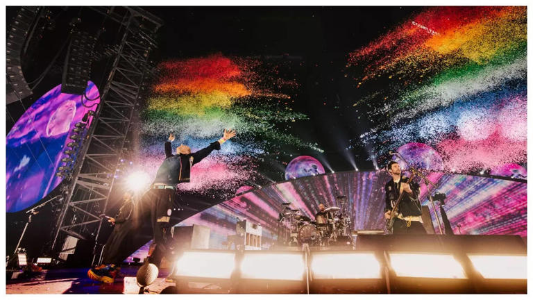 Coldplay’s Mumbai Concert: From Jasleen Royal's act to Chris Martin's ...