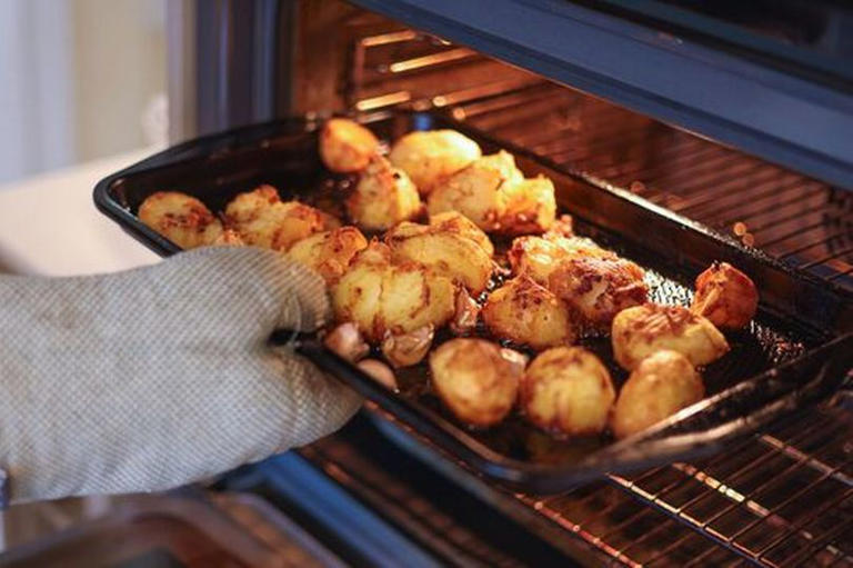 Jamie Oliver's 'best ever' crunchy roast potato recipe with a crucial ...