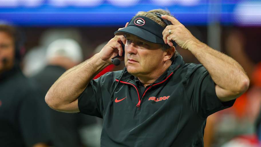 Georgia Bulldogs Offer Texas Longhorns QB Commit