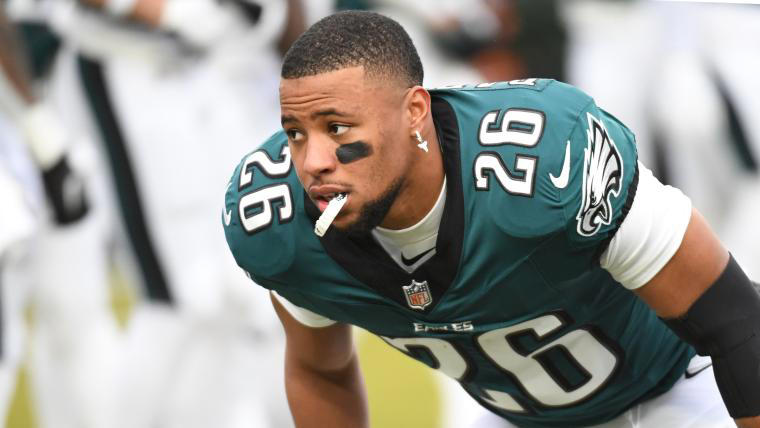 Saquon Barkley injury update: Eagles RB briefly exits after hit to ... Saquon Barkley injury update: Eagles RB briefly exits after hit to ...