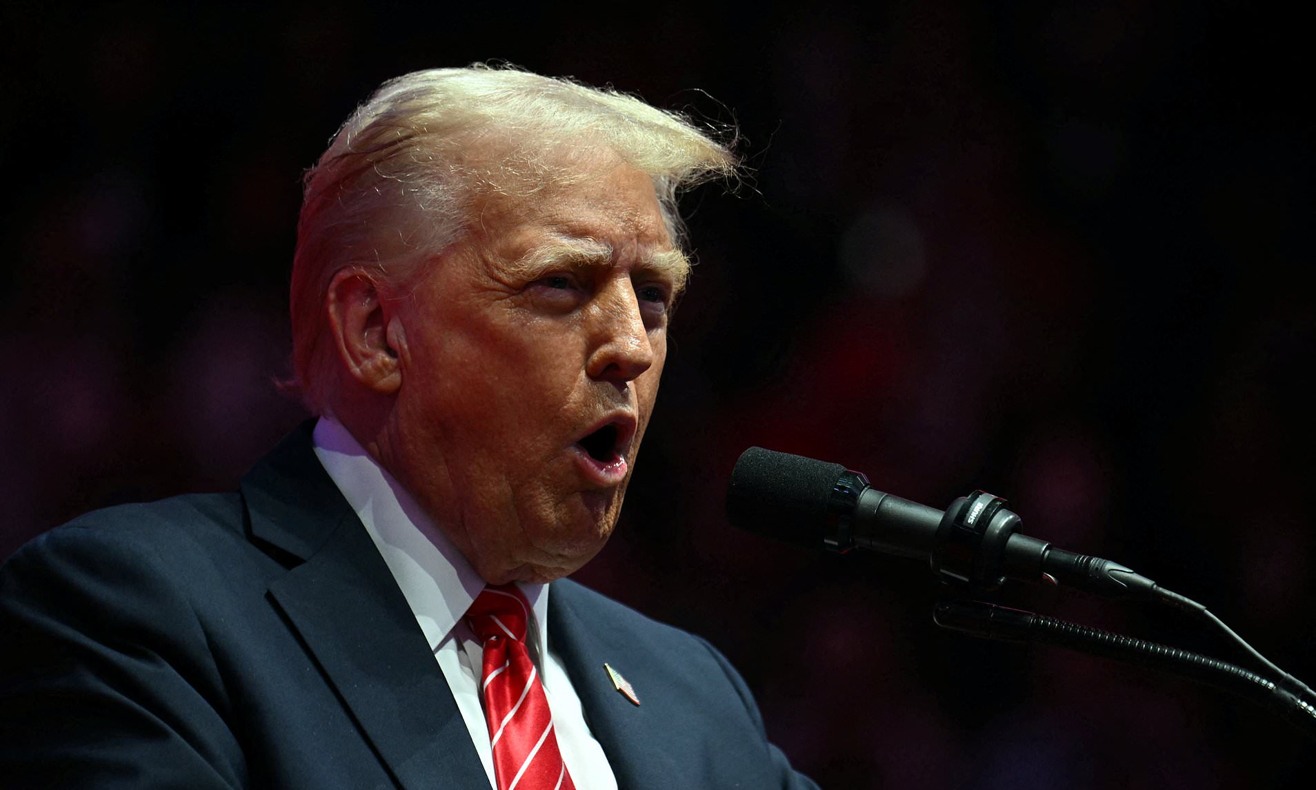 Trump Inauguration live updates: Donald lays wreath at Arlington