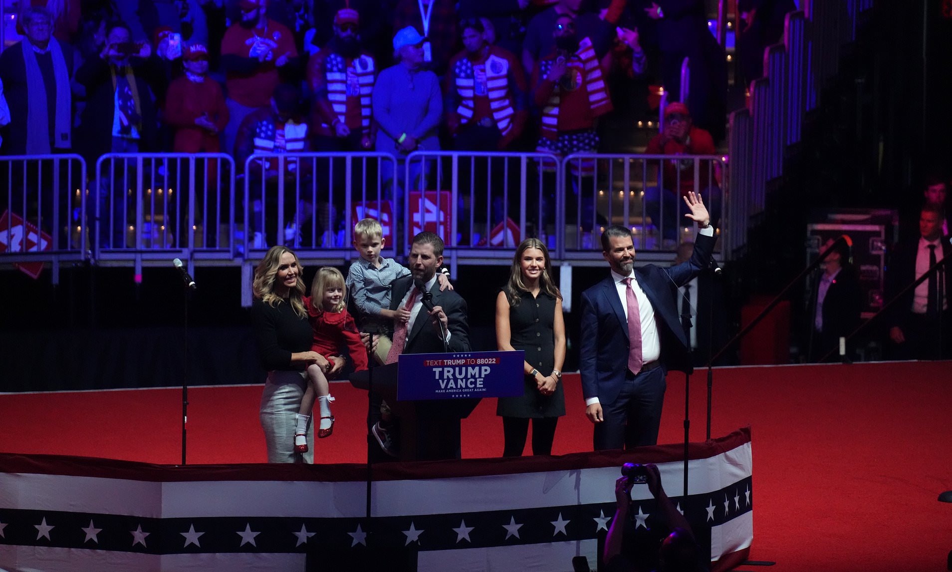 Trump Inauguration live updates: Donald lays wreath at Arlington