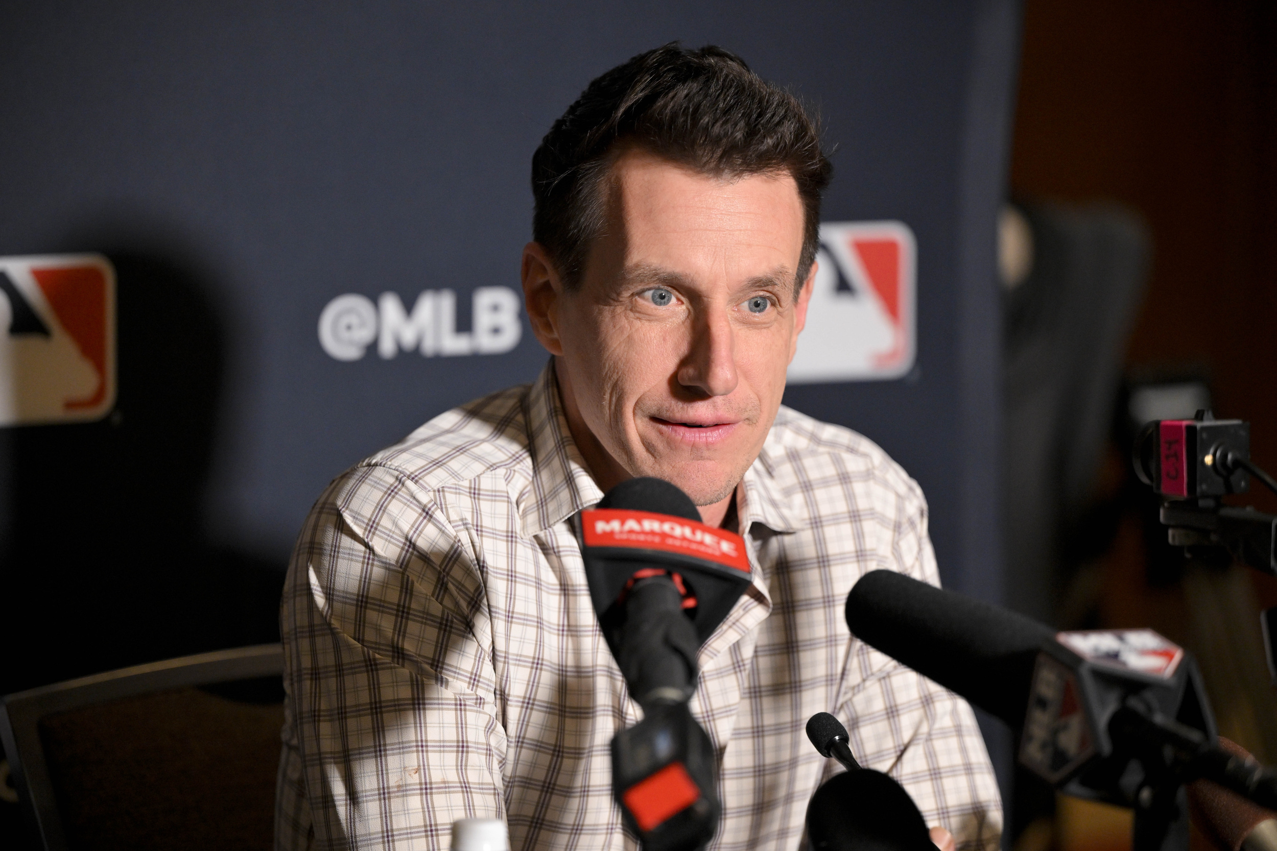 Chicago Cubs manager Craig Counsell will wear a new number in 2025