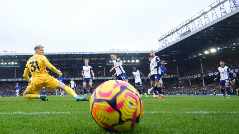 A Tottenham belefutott a liverpooli késbe, de a Manchester United sem ...