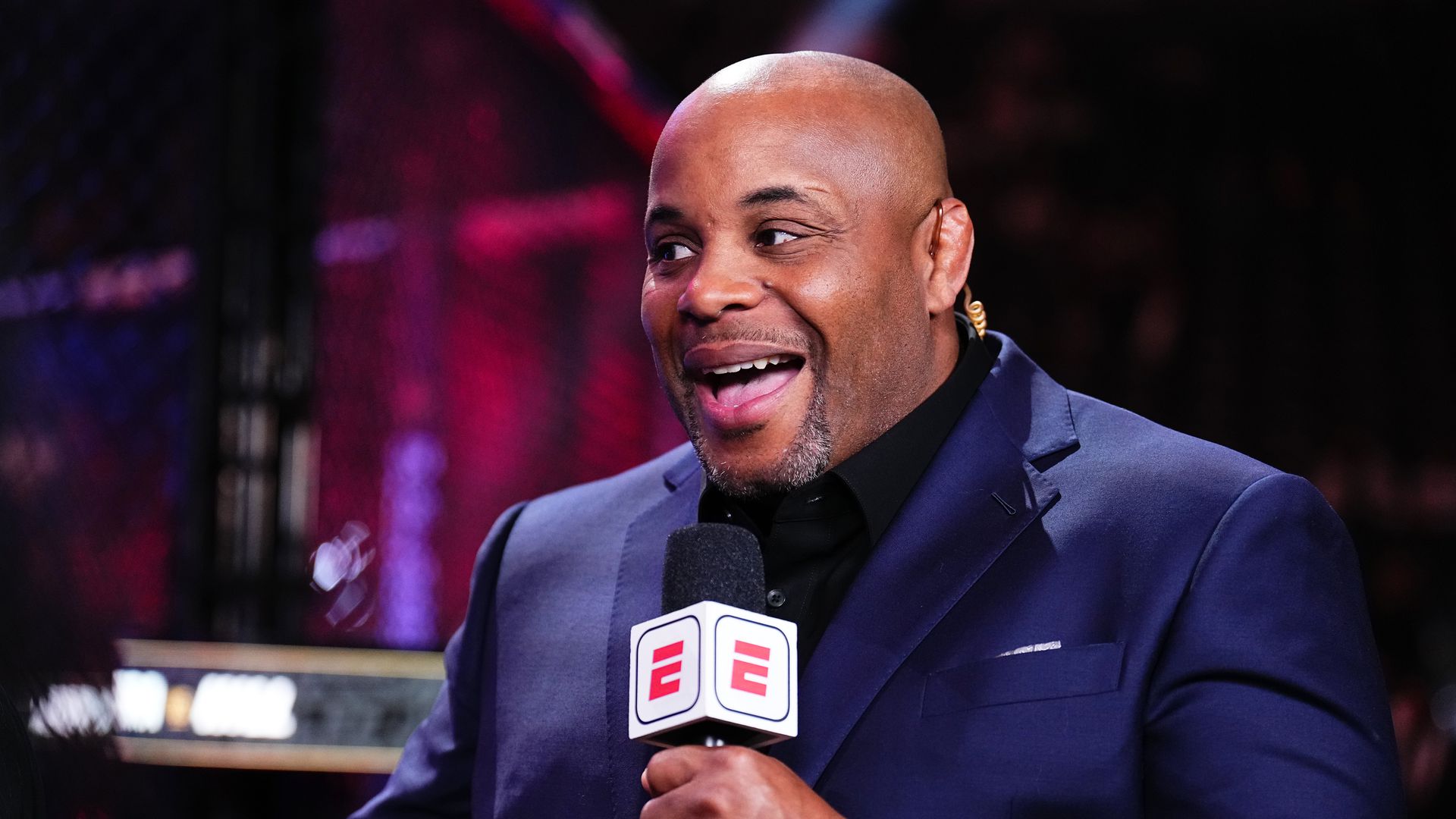 Daniel Cormier, Chael Sonnen announced as coaches for The Ultimate ...