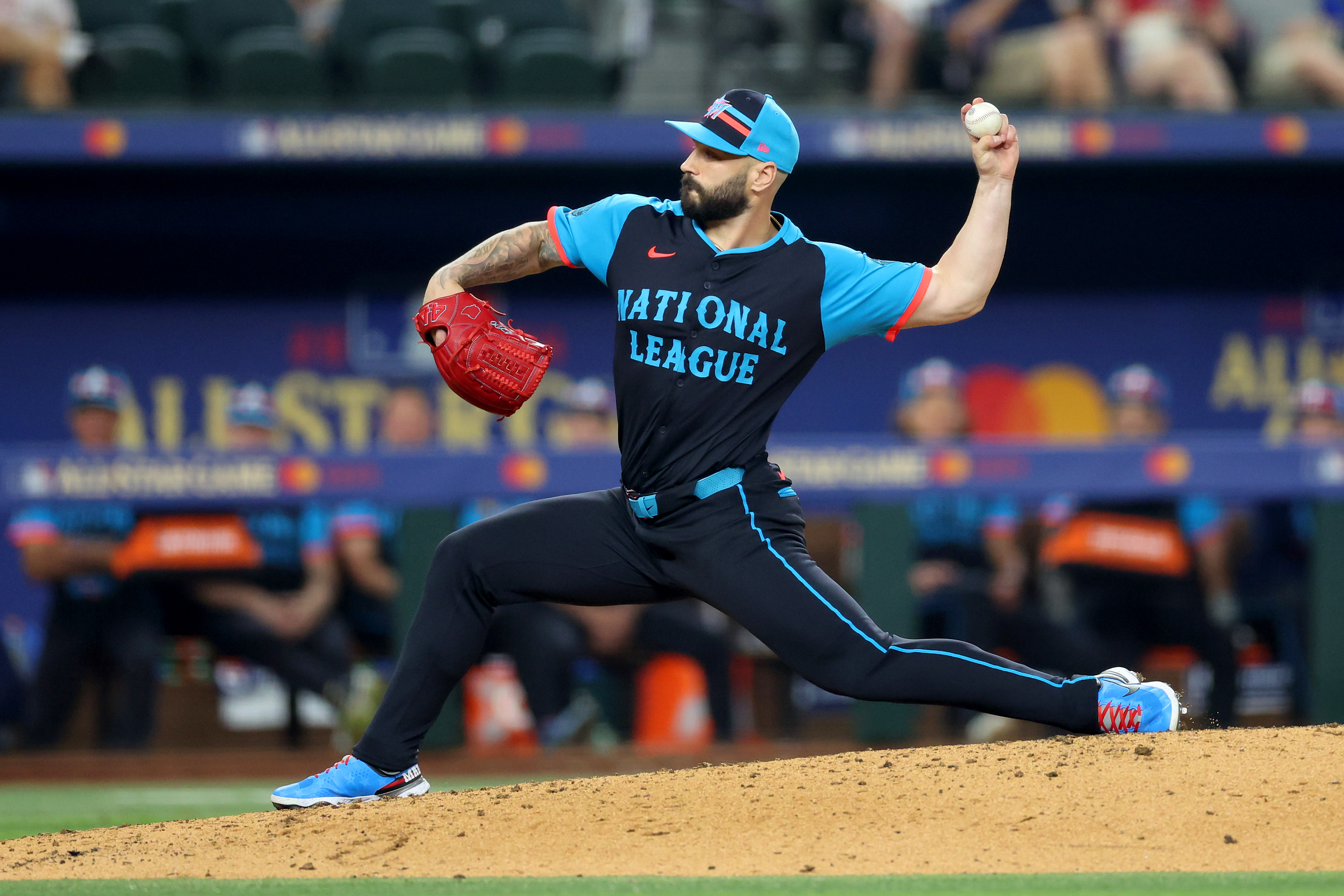 Dodgers to Sign All-Star Closer to $72 Million Contract