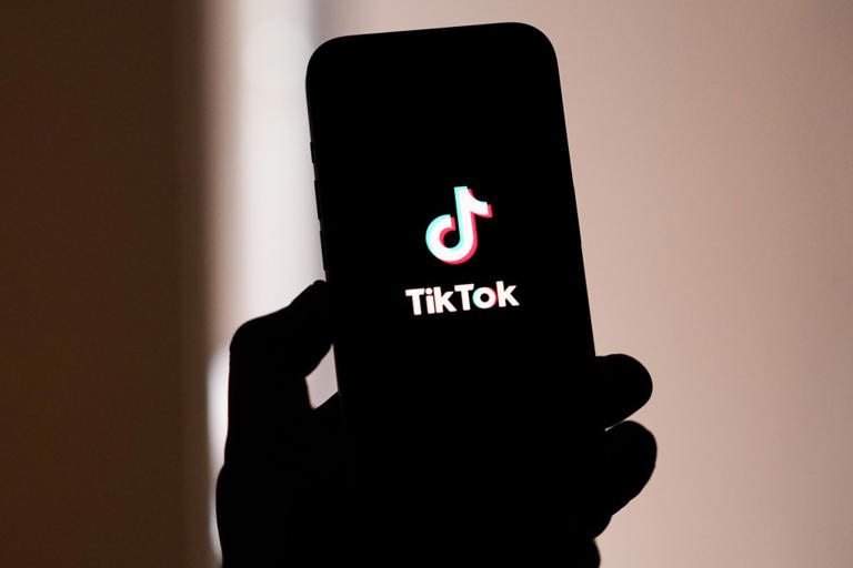 TikTok Returns to Apple, Google App Stores