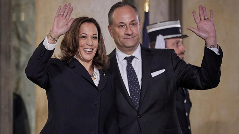 Shady Details About Kamala Harris' Husband Doug Emhoff Shady Details About Kamala Harris' Husband Doug Emhoff