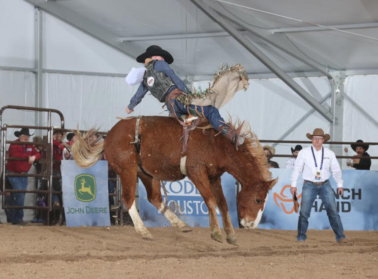 It’s all about the rodeo lifestyle as Firth freshman Ryder Wallace sets ...