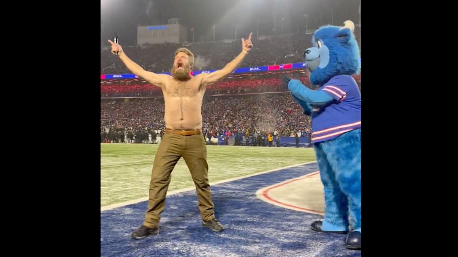 Ryan Fitzpatrick Goes Shirtless in Buffalo Cold to Show He’s Still Part ...