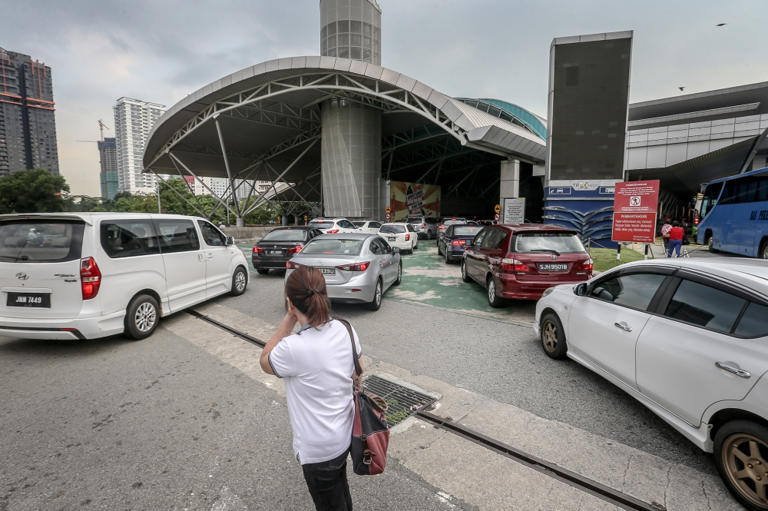 Singapore Immigration expects ‘very heavy traffic’ at Woodlands, Tuas ... Singapore Immigration expects ‘very heavy traffic’ at Woodlands, Tuas ...