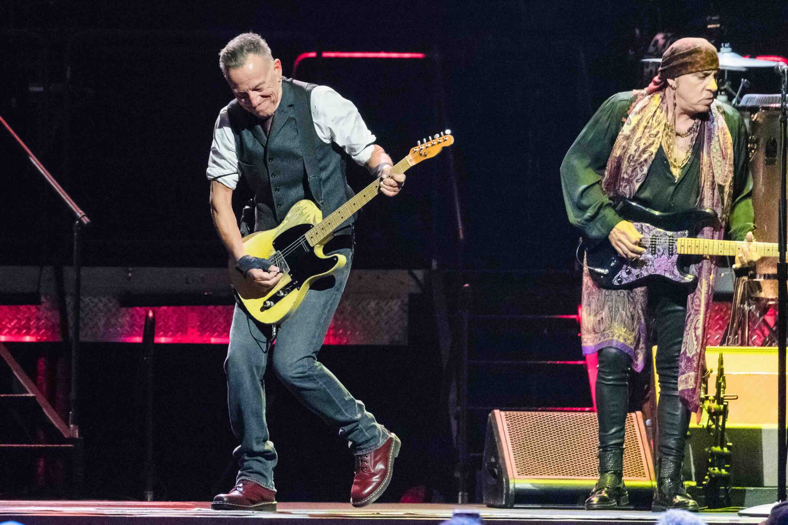 Video: Bruce Springsteens Überraschungsauftritt beim 25. „Light of Day ...