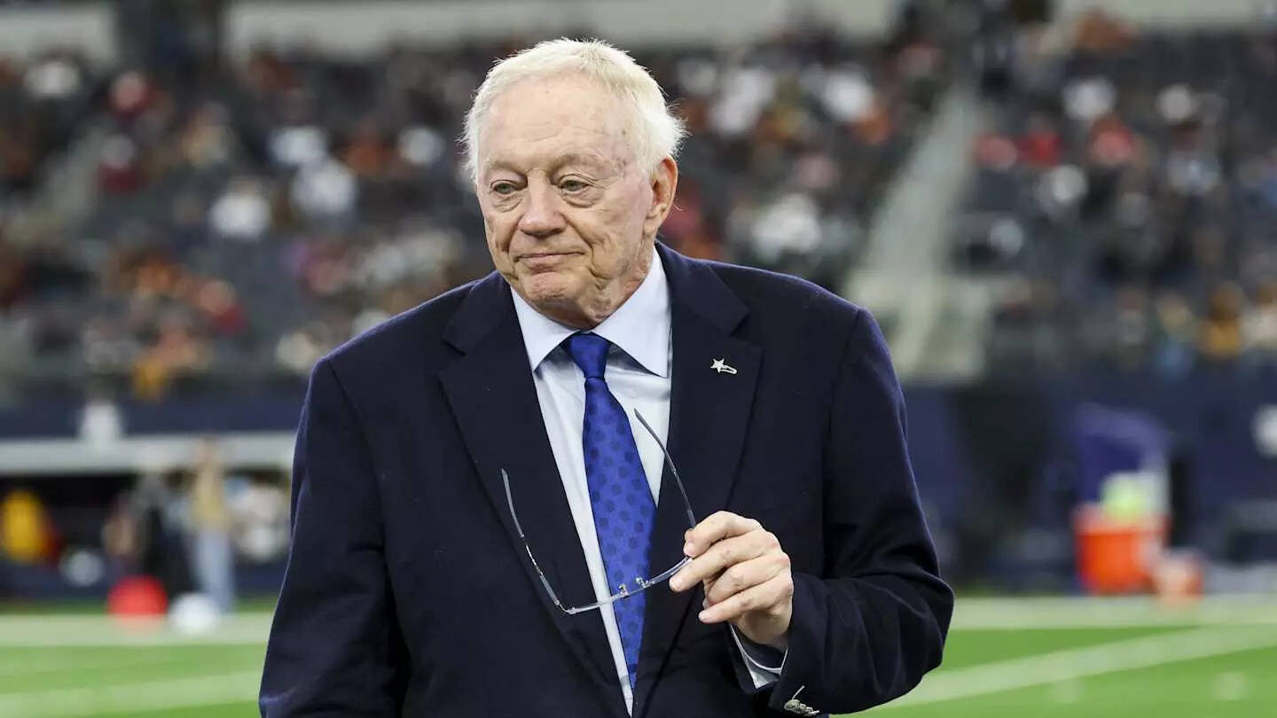 “Worst owner/joke of the NFL”: Fans brutally trolls Jerry Jones after ...