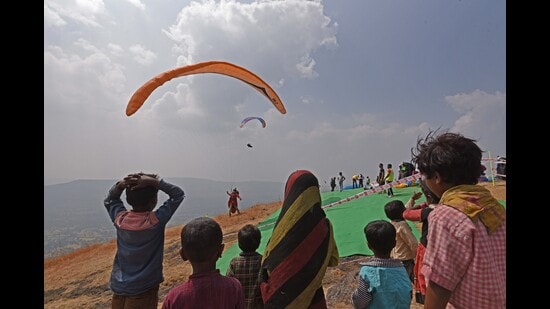 Himachal: 19-year-old woman dies in Dharamshala paragliding mishap
