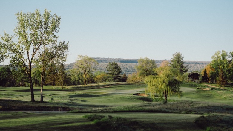 The Innovative New York Golf Course That Transforms Into A Winter ...