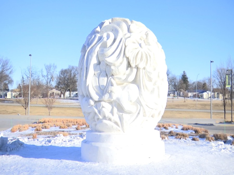Crowds flock to see snow sculpture at Vinterfest 2025