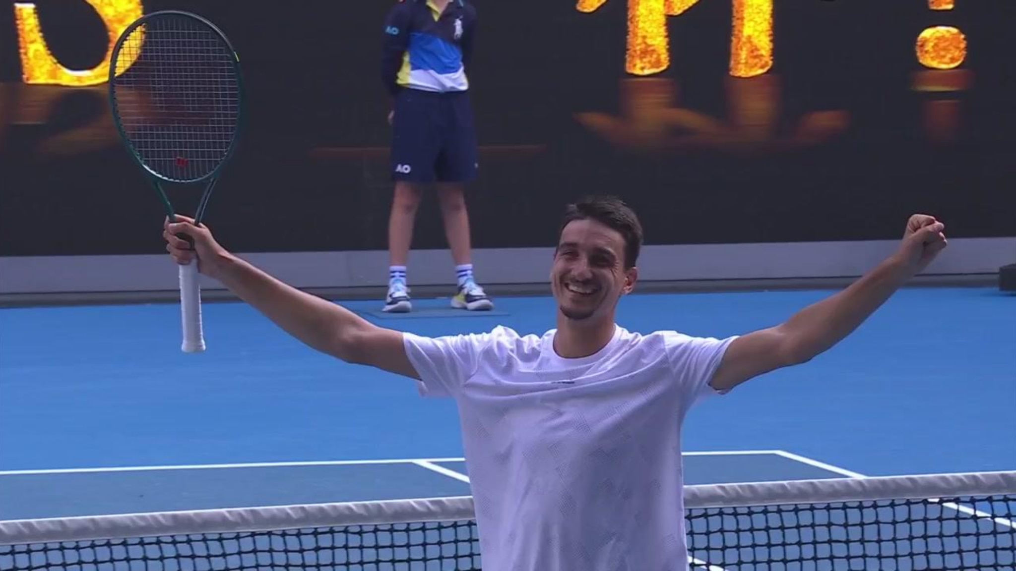 Il matchpoint di Lorenzo Sonego contro Learner Tien