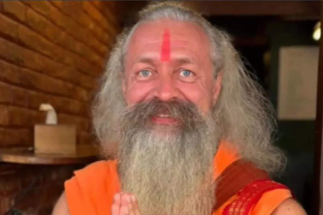 'Muscular Baba' becomes the new viral sensation, people call him Vishnu ...