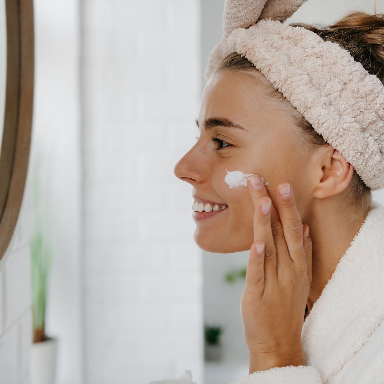 Cette crème hydratante protège la peau du froid et renforce la barrière ...