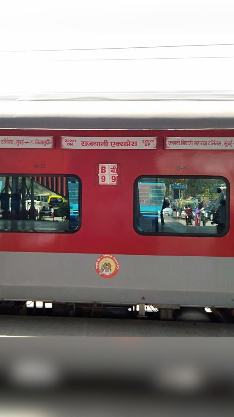 In Photos: Iconic CSMT-Hazrat Nizamuddin Rajdhani Express Marks 6 Years Of Speed, Comfort And ...