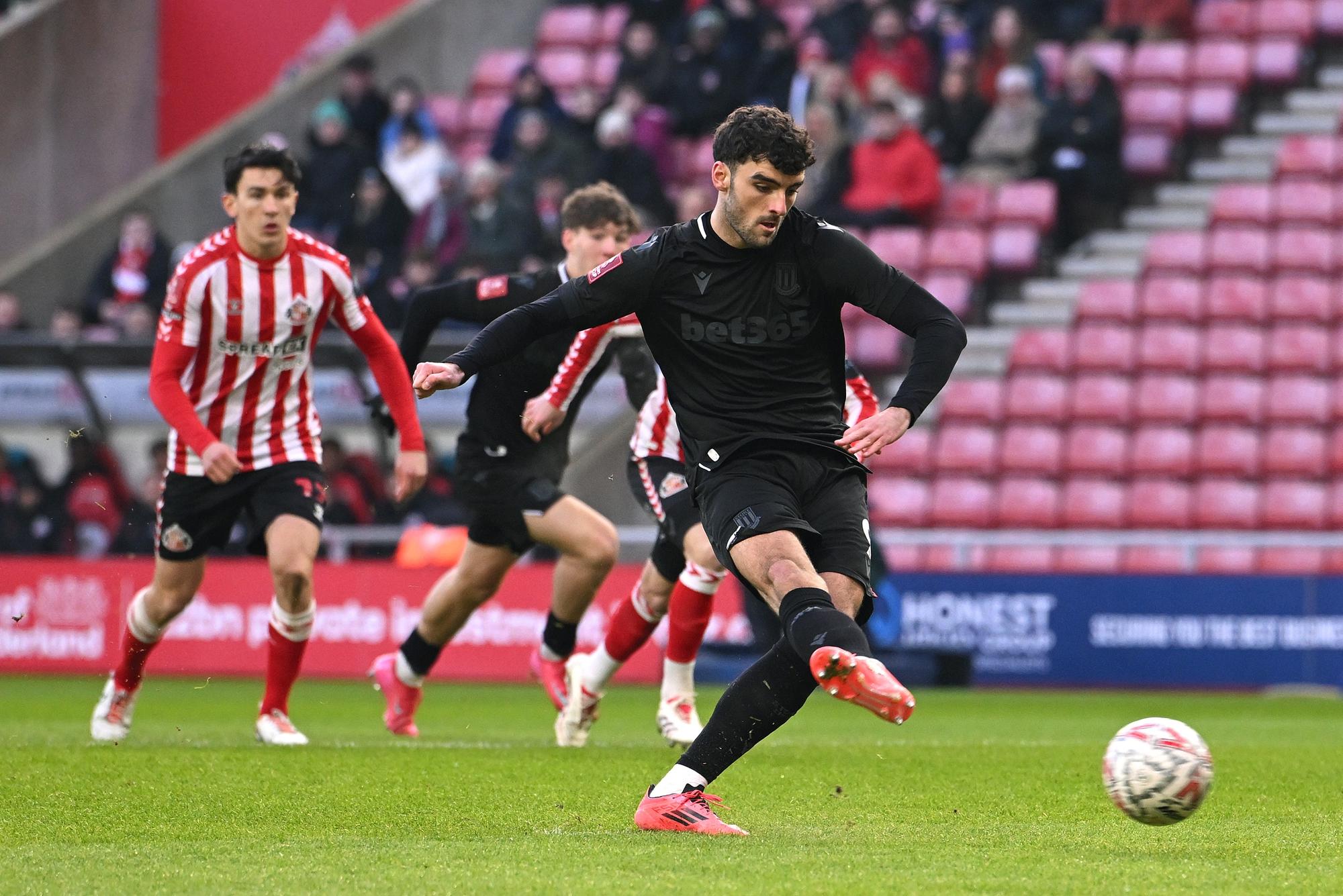 Sheffield United boss reveals Tom Cannon transfer 'deadline' as Blades ...