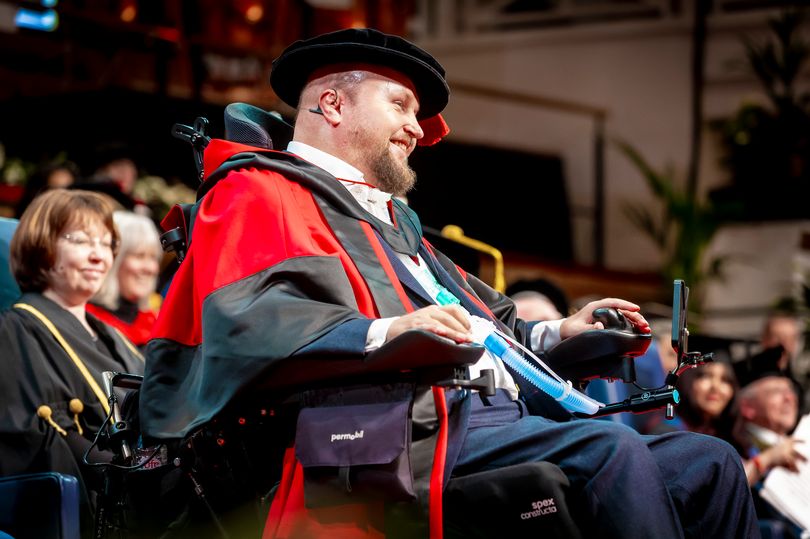 Honorary degree awarded to paralysed former Leicester Tigers player ...