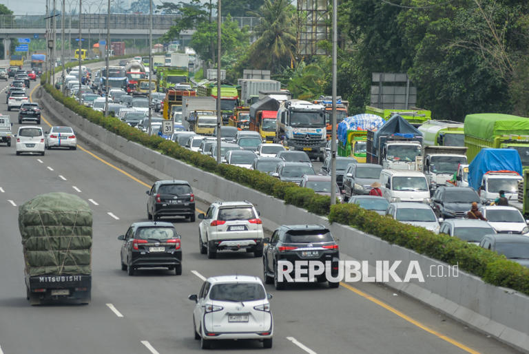 Sebanyak 3,4 Juta Kendaraan Diprediksi Bakal Melintasi Tol Tangerang-Merak
