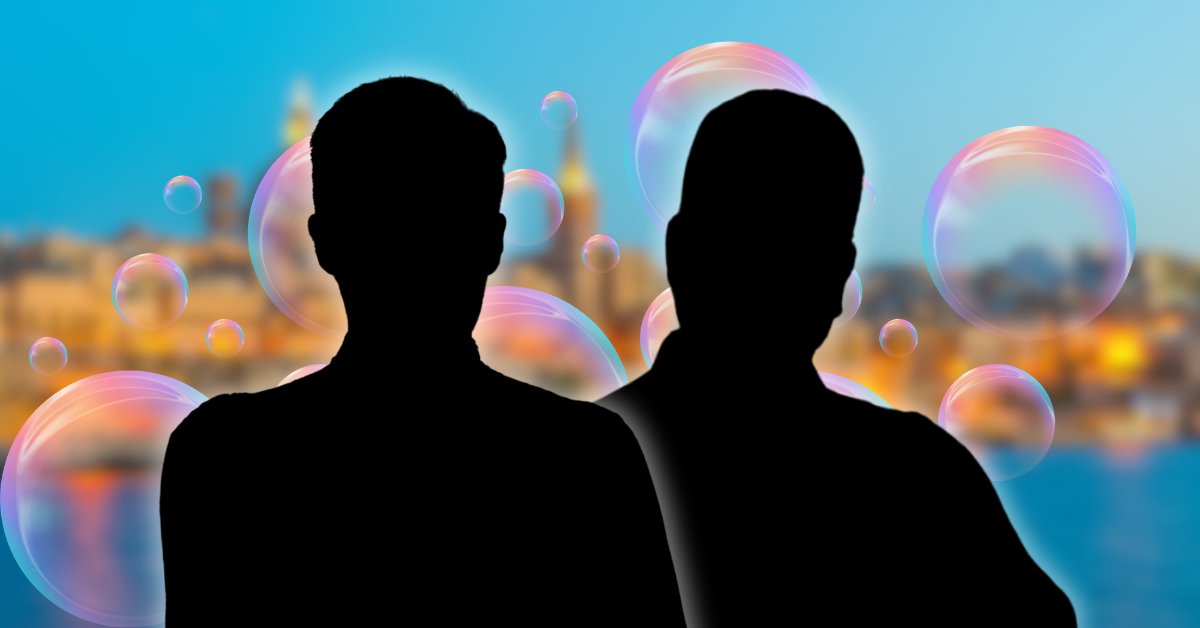 Two soap legends reunite in popular TV drama - and are soon kissing