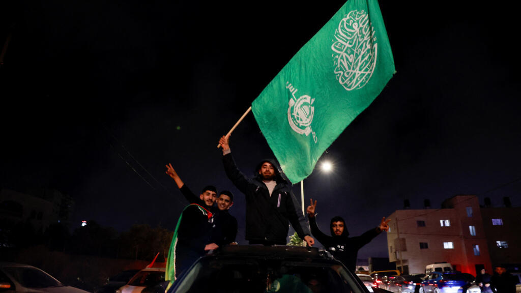 Estado Hebraico libertou 90 prisioneiros palestinianos depois de serem ...