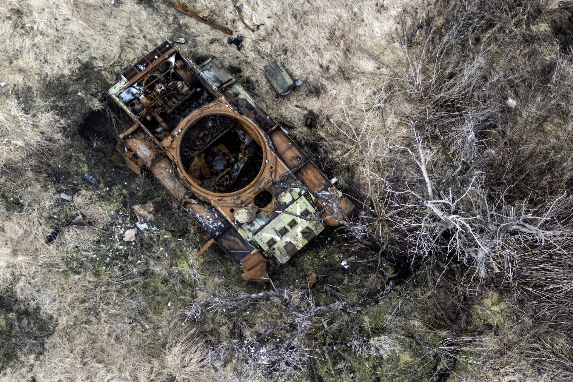 Russian tank destroyed after Ukrainian drone strike on warehouse