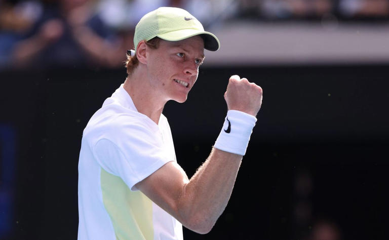 Jannik Sinner le gana una batalla campal a Holger Rune y regala el mejor punto del Australian Open