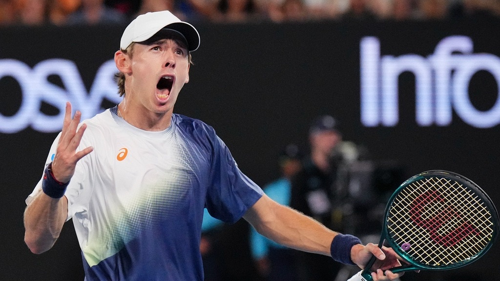 Australian Open: Mother in tears as Alex de Minaur reaches quarters for ...