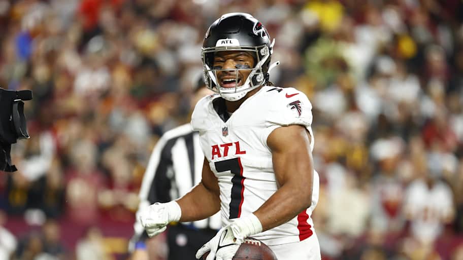 Falcons' Bijan Robinson Delivers Strong Message to Eagles RB Saquon Barkley