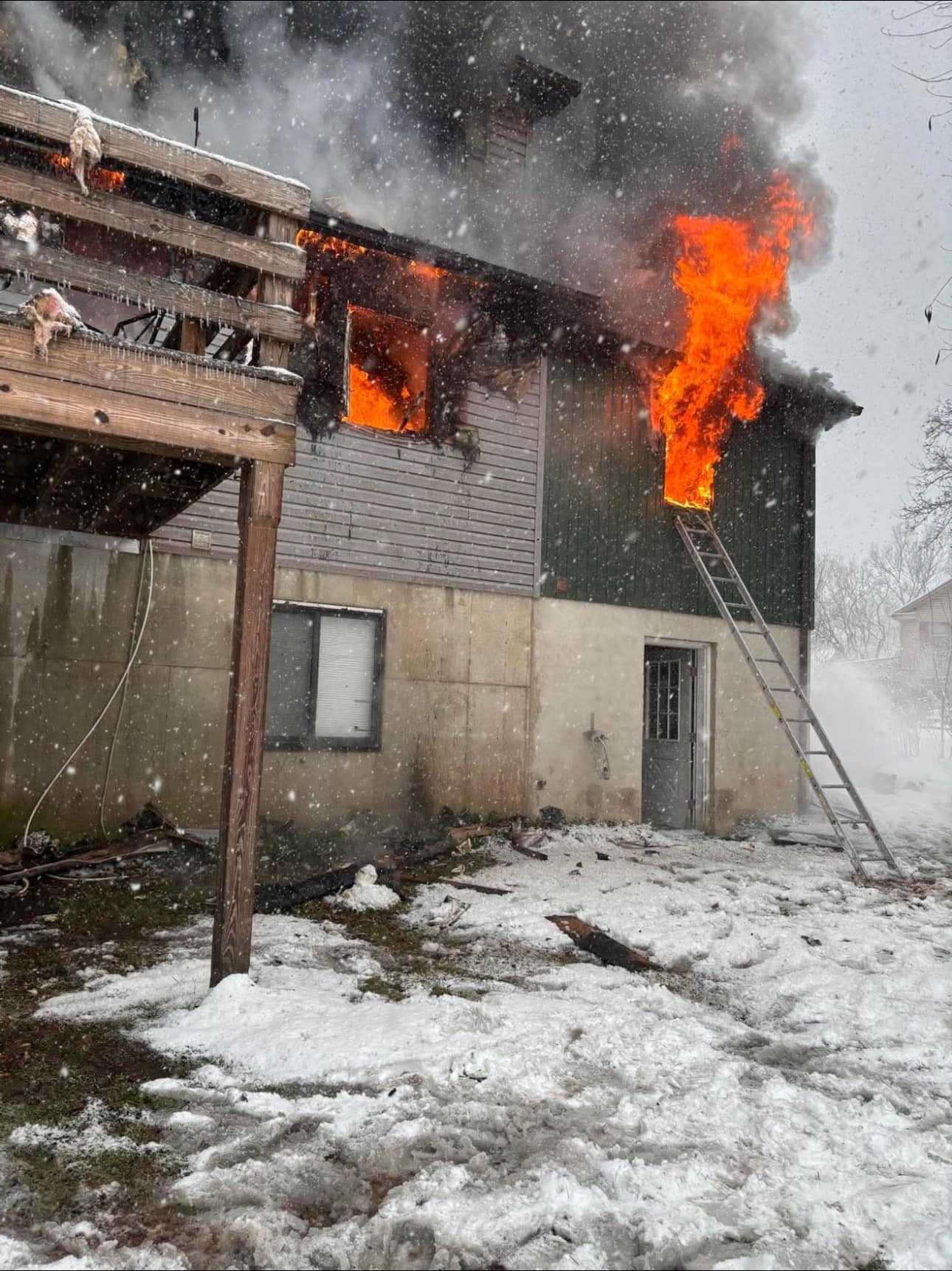 Firefighter injured after 2-alarm house fire