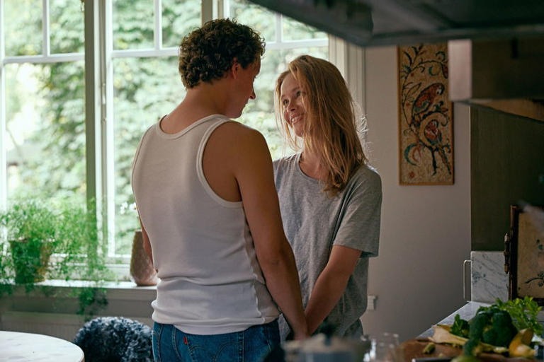 Netflix onthult eerste beelden en releasedatum van nieuwe Zweedse romantische komediefilm