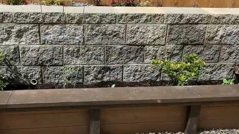 7 Ideas To Turn Your Retaining Wall Into A Fabulous, Functional ...
