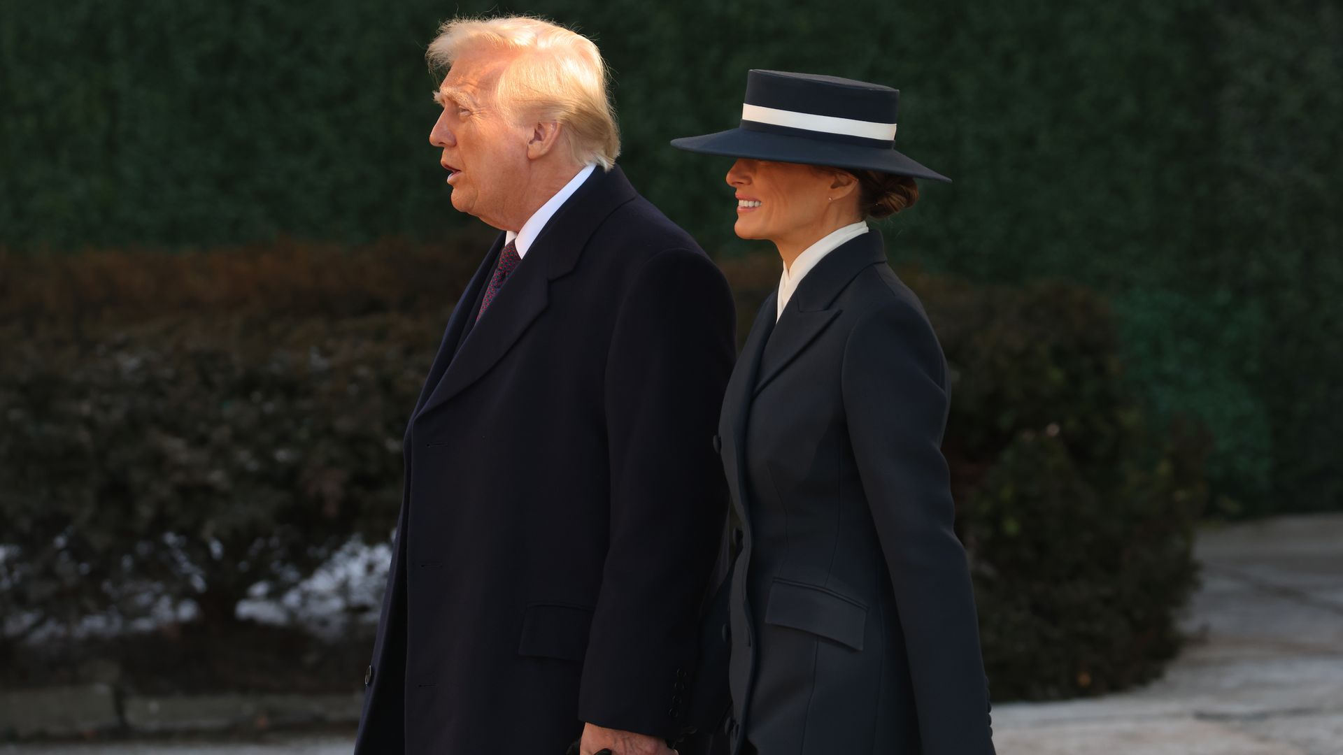 Melania Trump is so chic in statement hat on husband Donald's ...