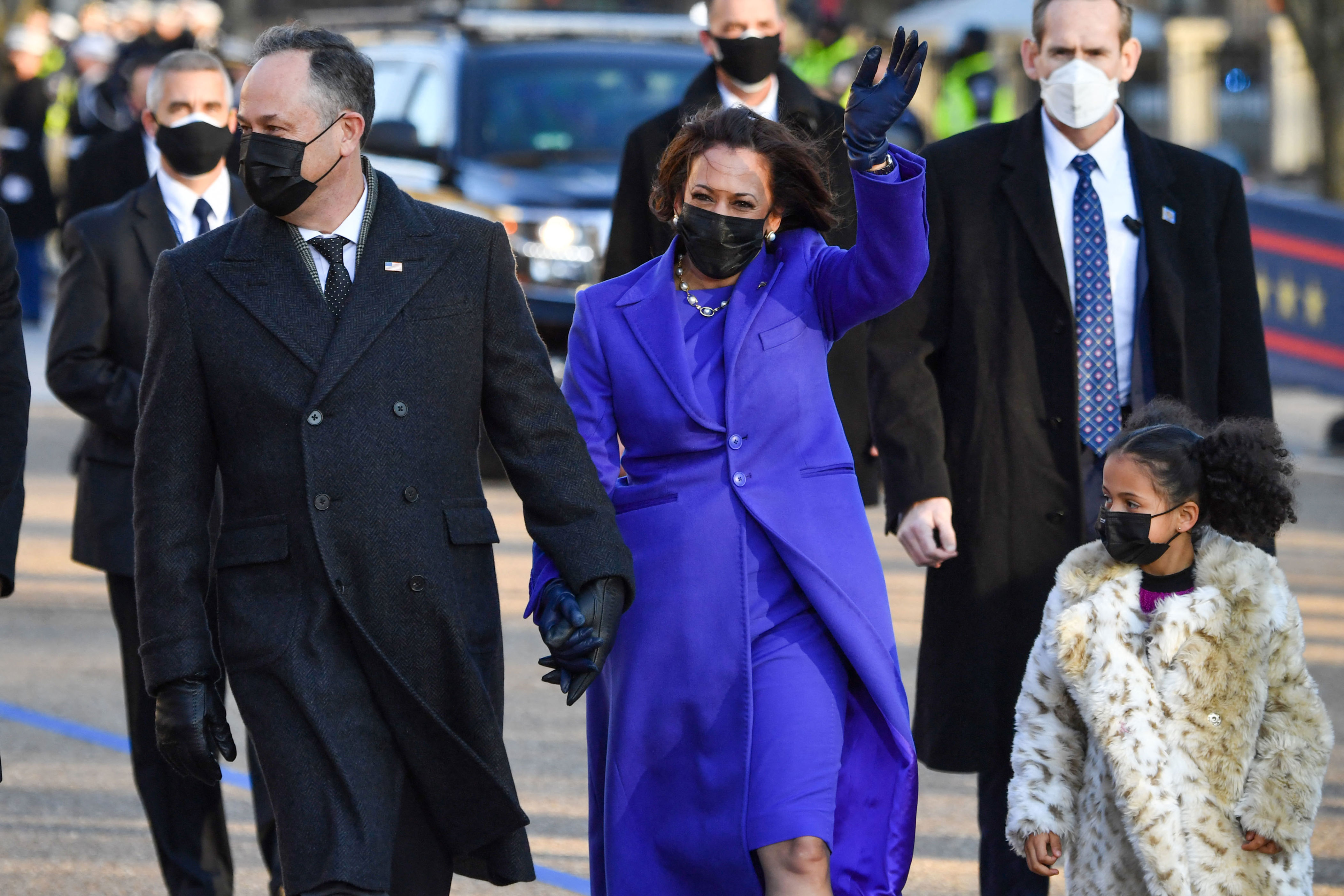 Kamala Harris wears tailored black coat while JD Vance’s wife, Usha ...