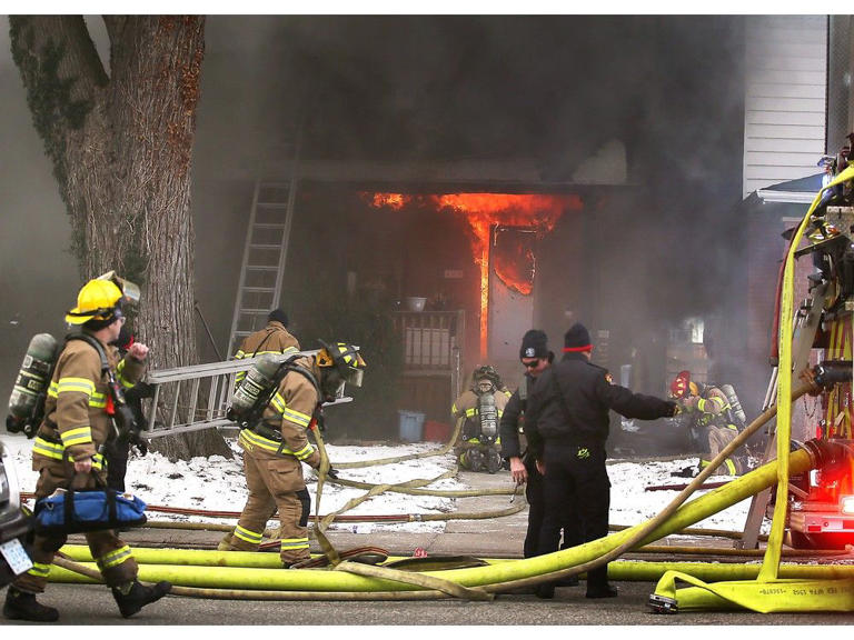 UPDATE: Firefighters battle blaze on Moy Avenue Monday morning