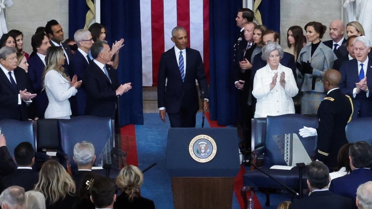 Barack Obama pojawił się na inauguracji Donalda Trumpa. Jego żona ...